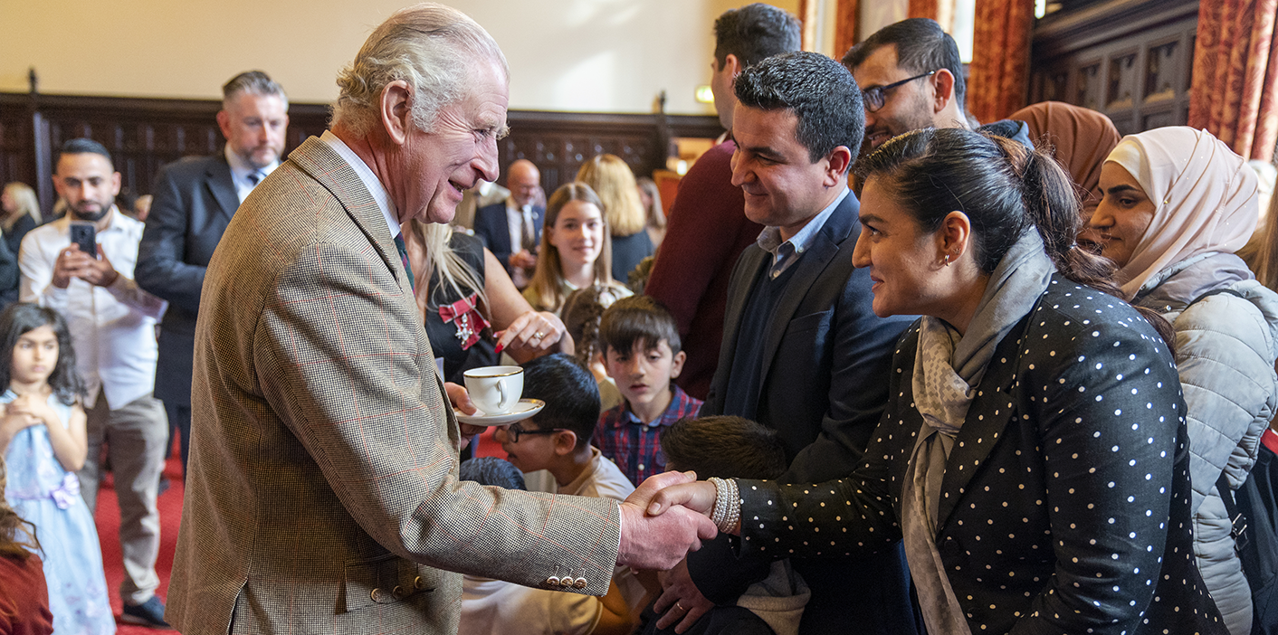 The King meets settled families in Aberdeen from Afghanistan, Syria and ...